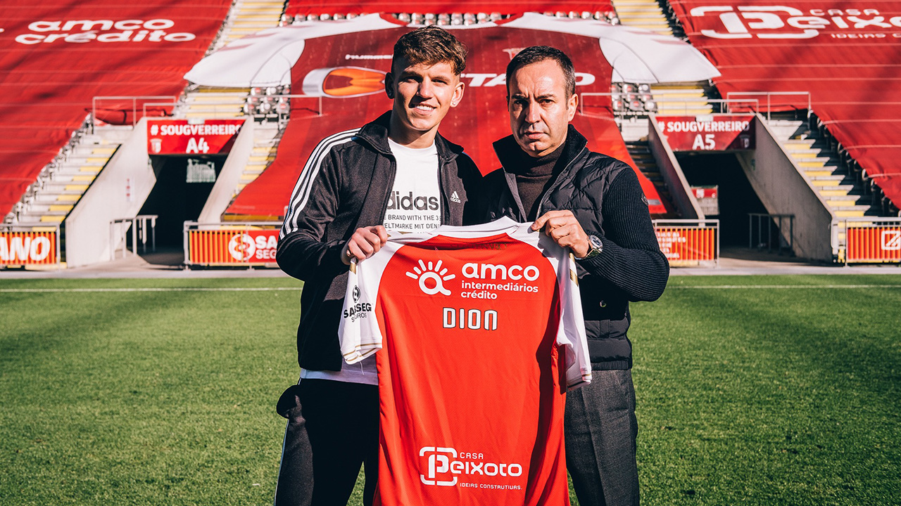 SC Braga oficializa contratação de Dion McGhee